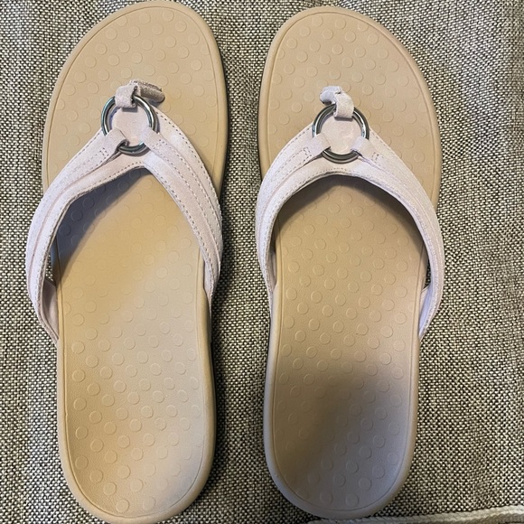 Vionic | Shoes | Never Worn Vionic Sandals Beautiful Blush Pink | Poshmark